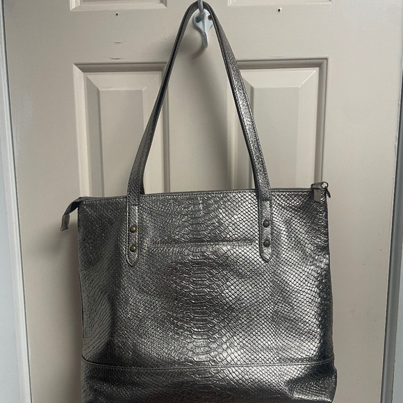 The Sak | Bags | The Sak Metallic Silver Tote | Poshmark